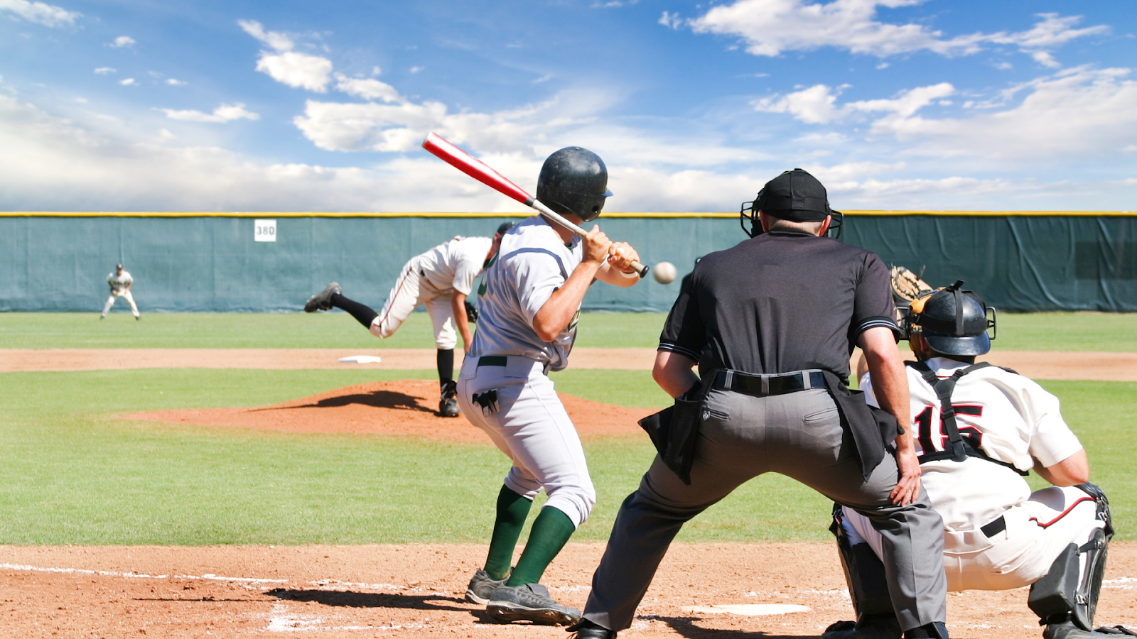 What to Bring to a Baseball Game for All-Day Comfort – CLIQ